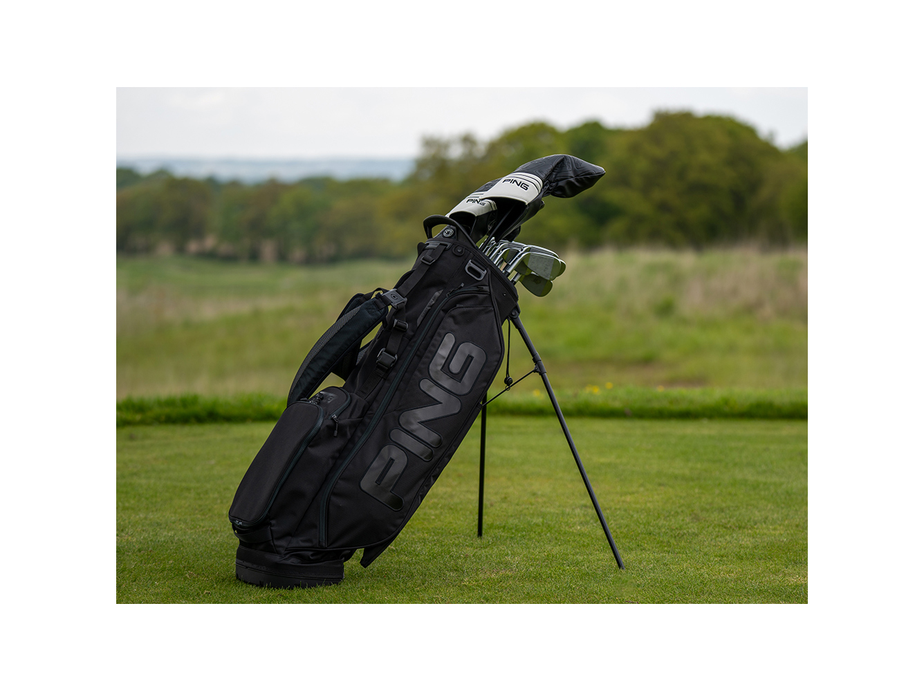 Limited Edition - Ping Hooferlite Blackout Stand Bag - Golfonline